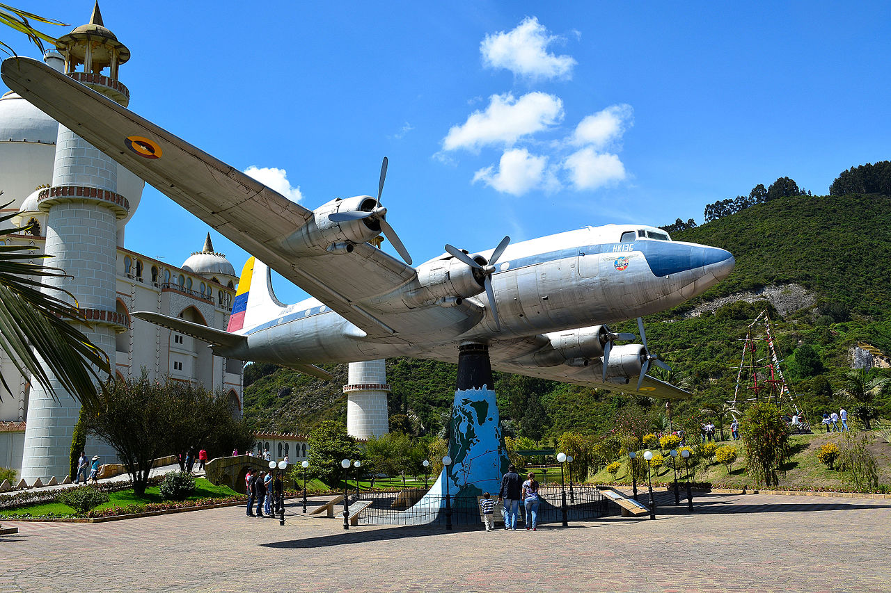 AVION_DE_AVIANCA_EN_QUE_VOLABA_EL_CAP._JAIME_DUQUE,_en_el_Parque_Jaime ...