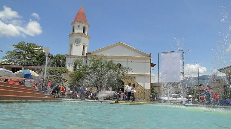 ¿Por qué ir a la Quebrada la Cajita en Melgar, Colombia?